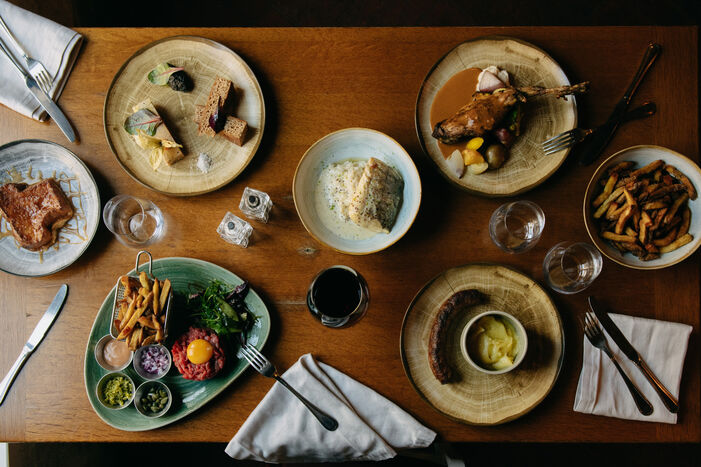 Chez Henri II - BEAUGENCY | Française cuisine près de moi | Réserver ...