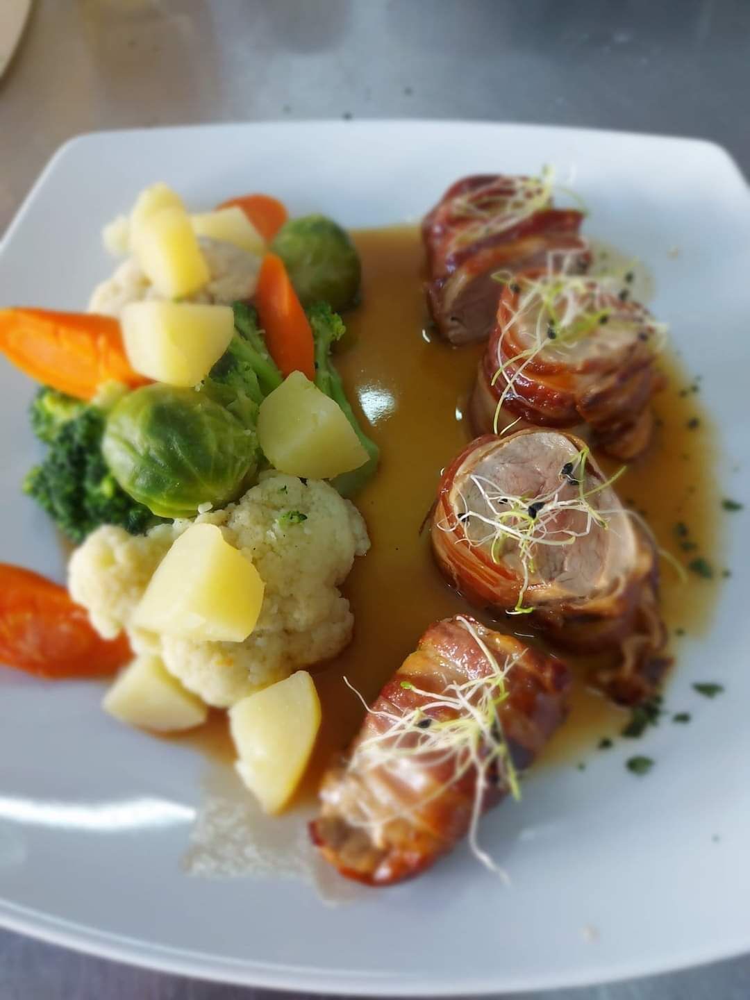 Restoran Bijeli Bagrem - Orahovica | Restaurant near me | Book now