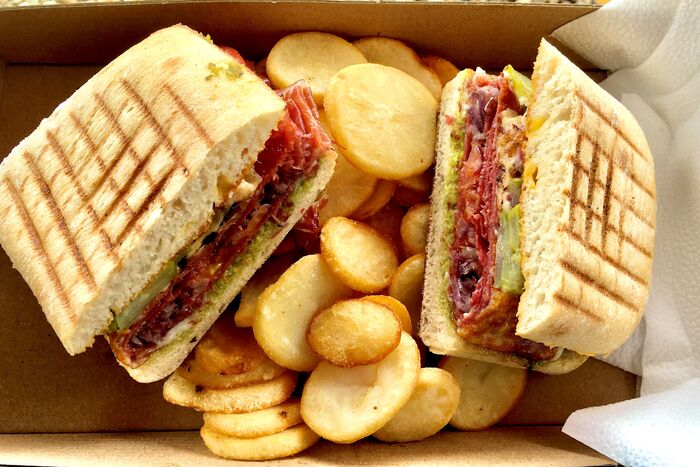 Nini Food Truck - Dunakeszi | Italian cuisine near me | Book now