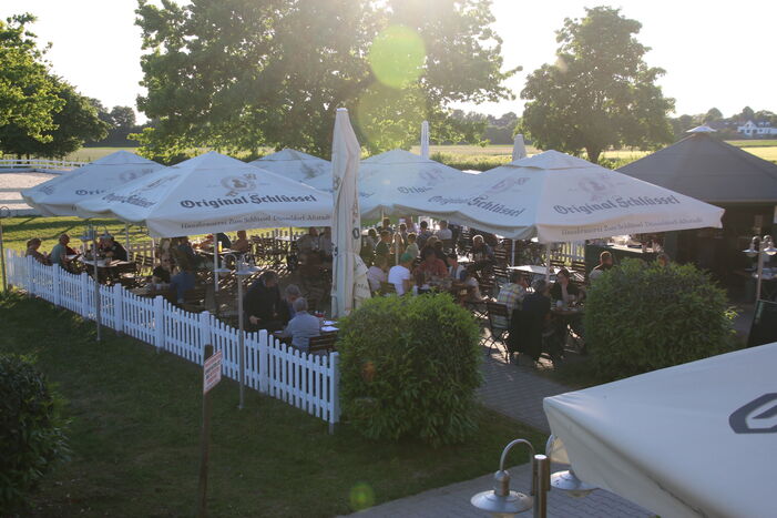 Das Restaurant mit Biergarten im Grünen - Restaurant Neuss | Deutsche ...