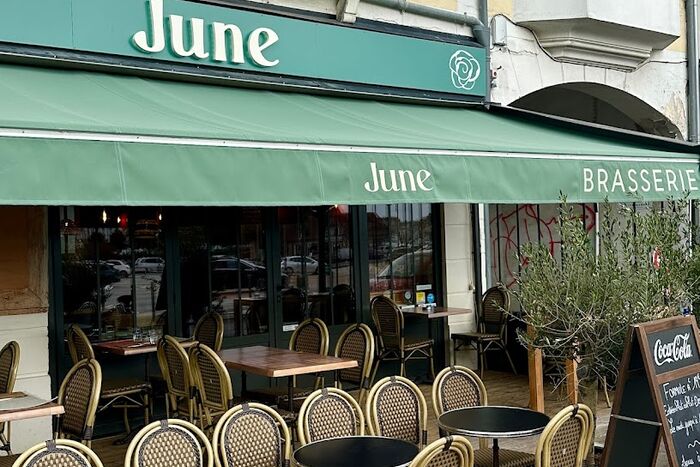 Restaurant June Trouville sur mer - Trouville-sur-Mer | French cuisine ...