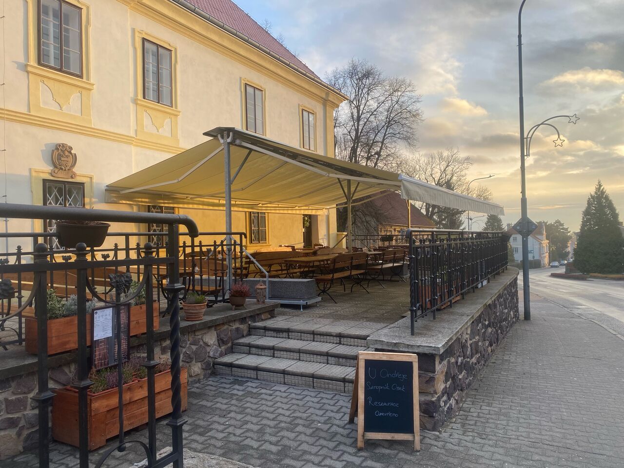 U Ondřeje Stropník Osek - Osek | Česká kuchyně blízko mě | Zamluvit nyní