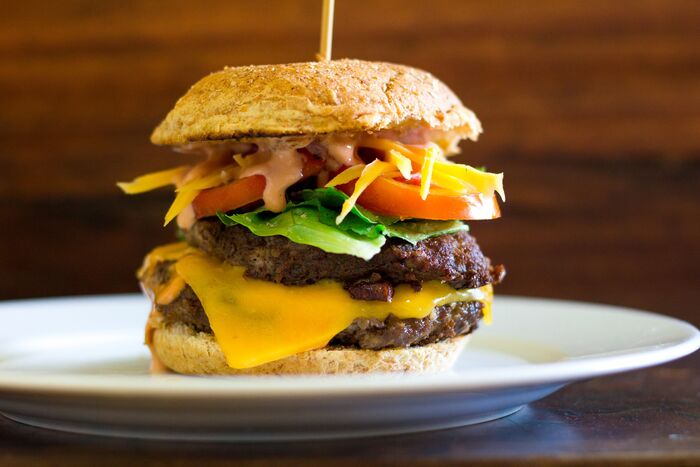 PRESTO MEGA BURGER - TOURNEFEUILLE | Américaine cuisine près de moi ...