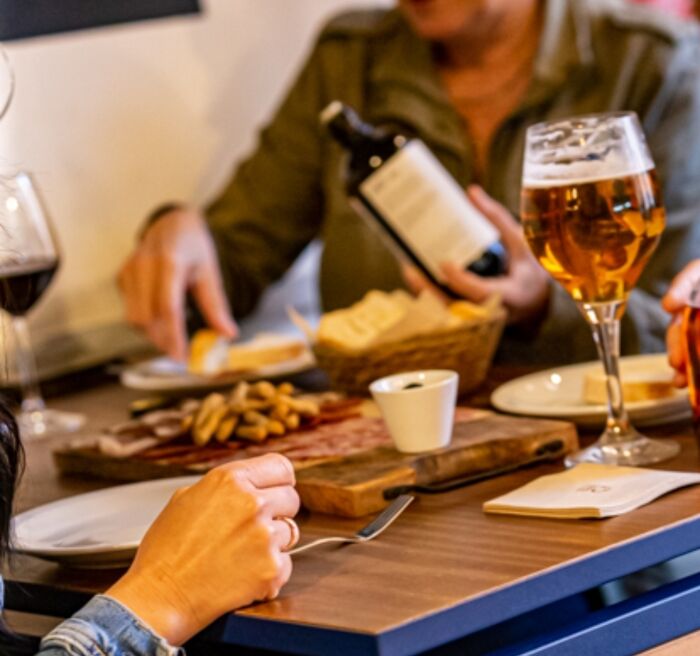 Simple Wine & Beer Point - Valencia | Mediterranean cuisine near me ...