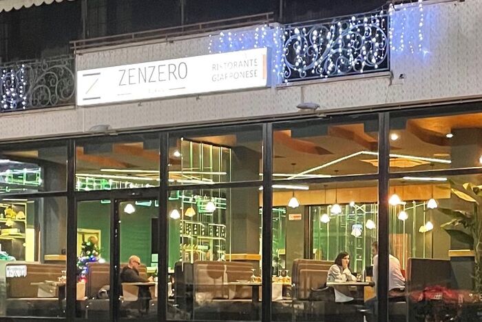 Zenzero sushi - Este | Oriental cuisine near me | Book now