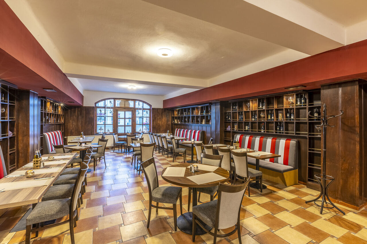 Restaurace Bílý Kůň - Frýdlant | Česká kuchyně blízko mě | Zamluvit nyní