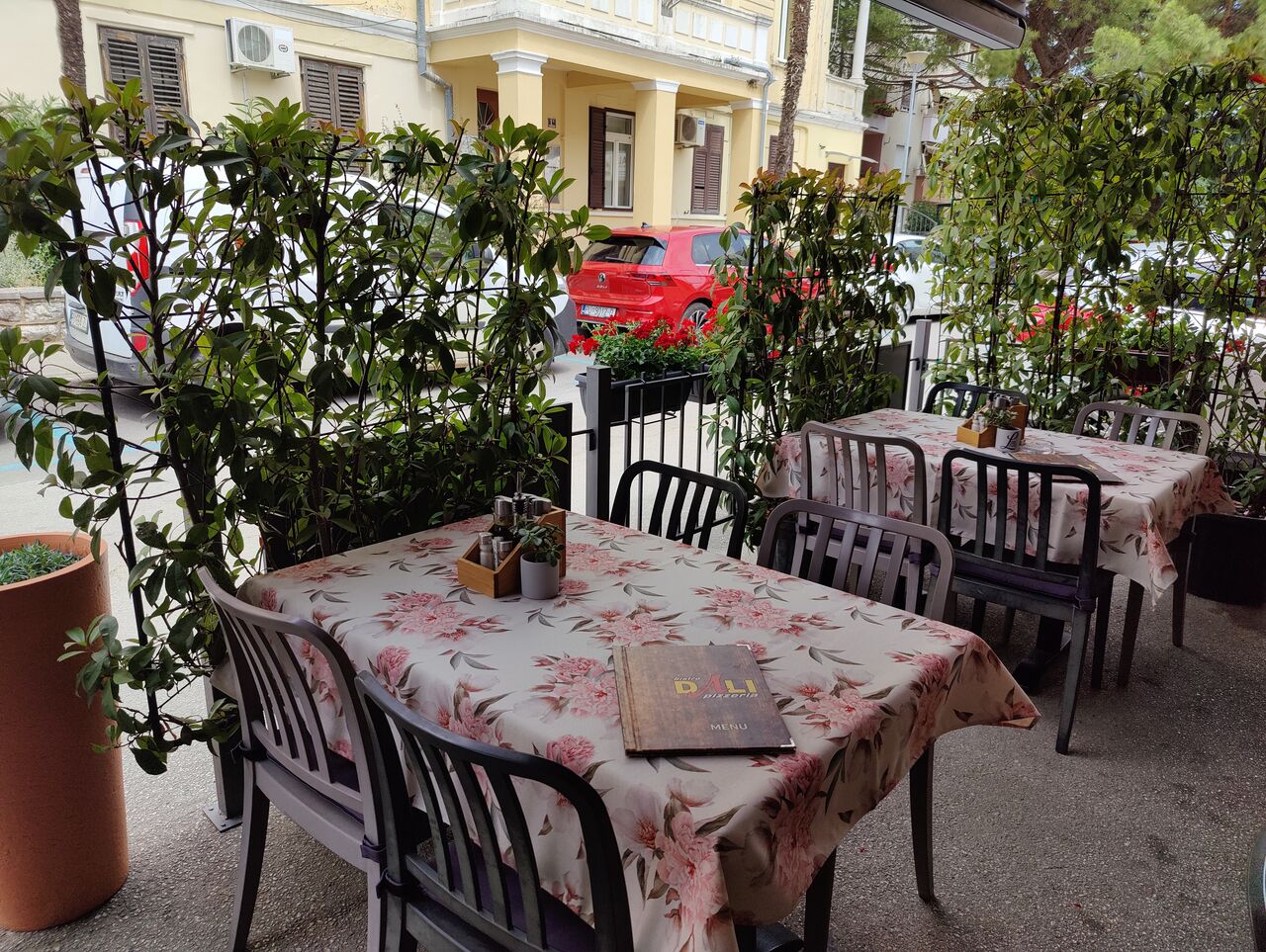 Pizzeria Dali - Poreč | Restaurant near me | Book now