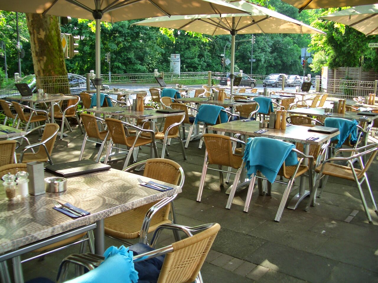 Restaurant Delphi - Köln | Greek cuisine near me | Book now