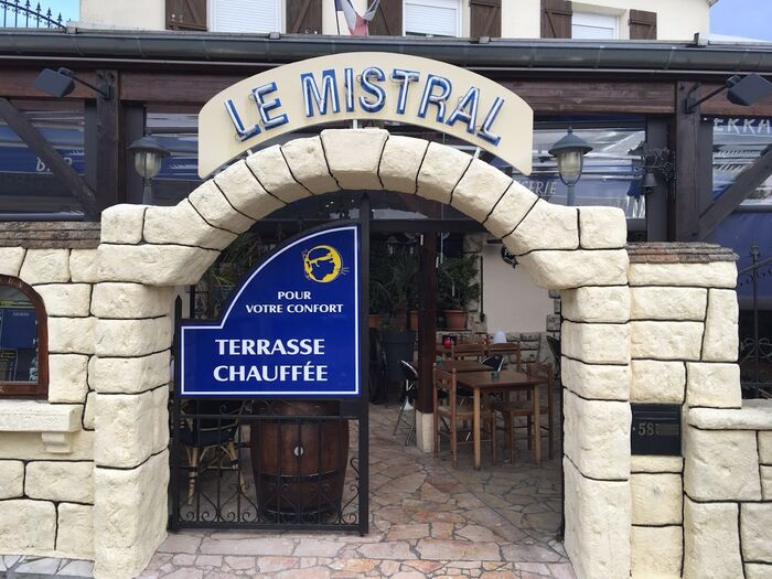 Le Mistral - Lardy | English cuisine near me | Book now