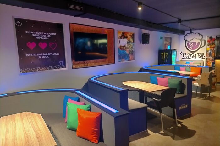 GlitchBar - Valencia | American cuisine near me | Book now