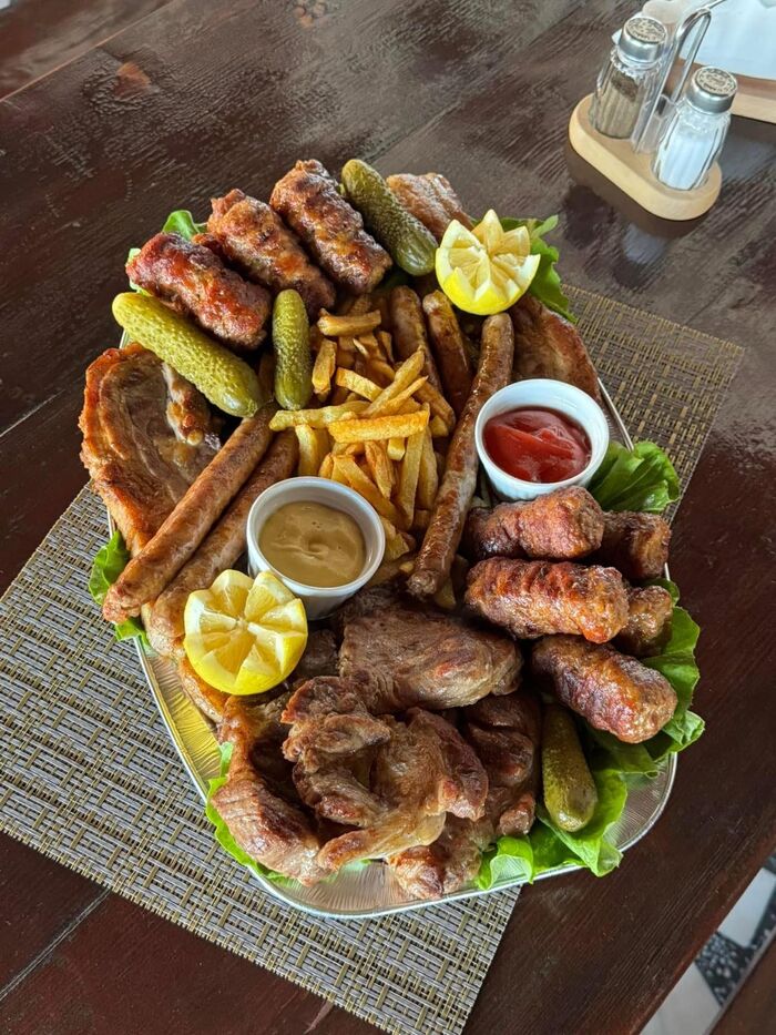 Fast Food&grill La Parcare - Coșereni | Romanian cuisine near me