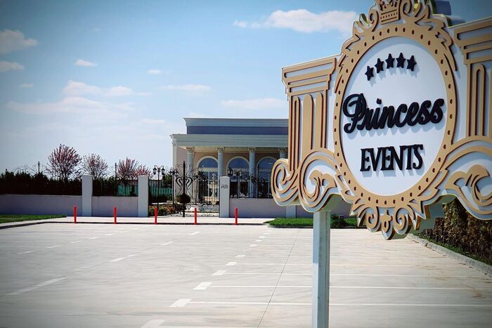 PRINCESS EVENTS - CRAIOVA | International cuisine near me | Book now