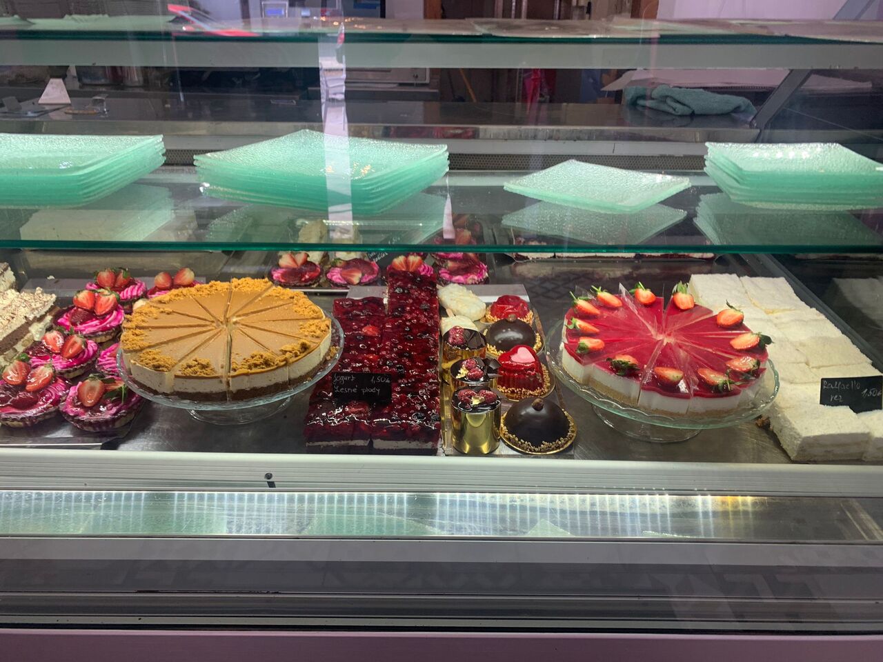 Cukráreň Amado - Cukráreň Bratislava | Chorvátska & Talianska kuchyňa v ...