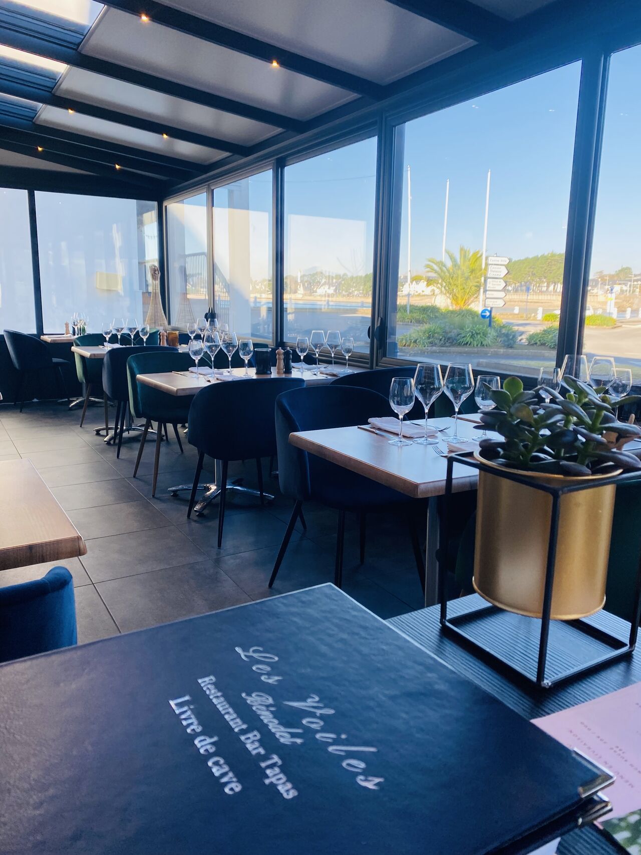 LES VOILES - BENODET | Restaurant near me | Book now