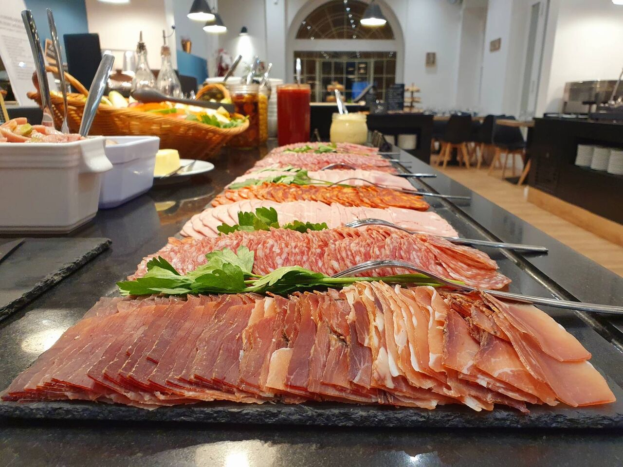 LES BUFFETS DU VIEUX-PORT - MARSEILLE | Méditerranéenne cuisine près de ...