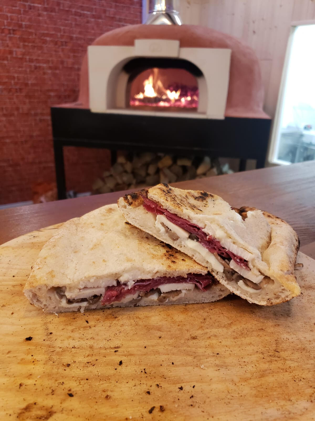 VERA PIZZA - ANNONAY | English cuisine near me | Book now