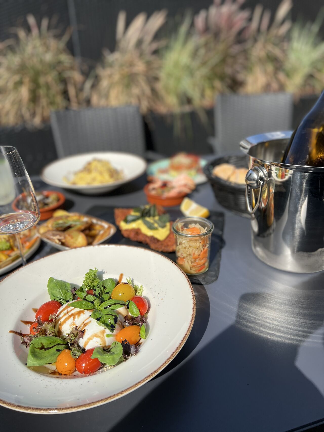 Jenka Restaurant & Bar - Düsseldorf | Ukrainische Küche in meiner Nähe ...