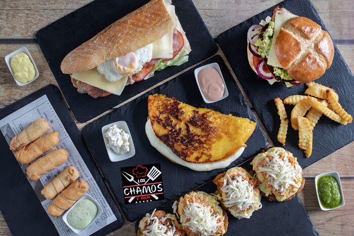 LOS CHAMOS QUE MOLAN - Albuixech | Sudamericana cocina cerca de mí ...