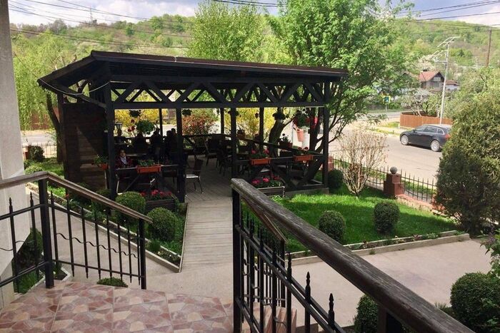 Restaurant Bradul Maneciu - Maneciu | Romanian cuisine near me | Book now