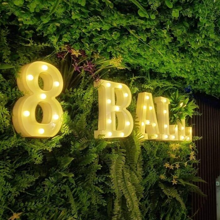 Club Eight Ball - Onesti | International cuisine near me