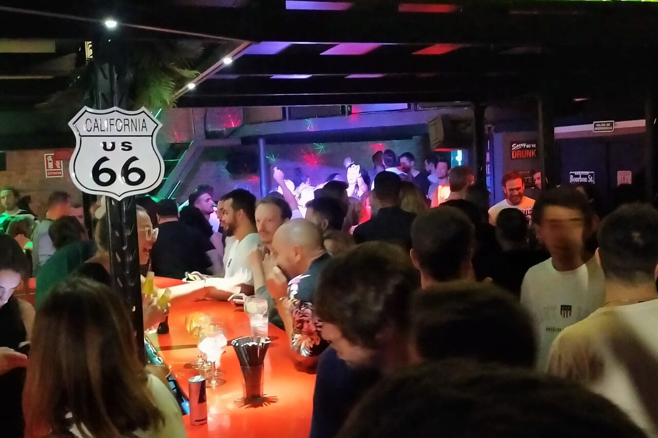 Venice - Terrassa | Bar near me