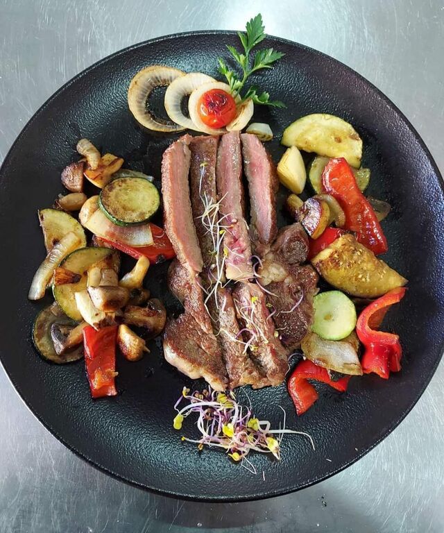 Restoran Bijeli Bagrem - Orahovica | Restaurant near me | Book now