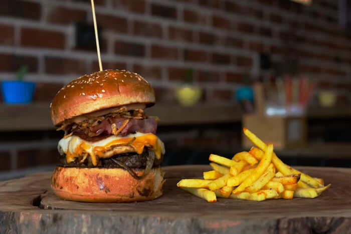 Urger Burger - Nitra | American cuisine near me | Book now